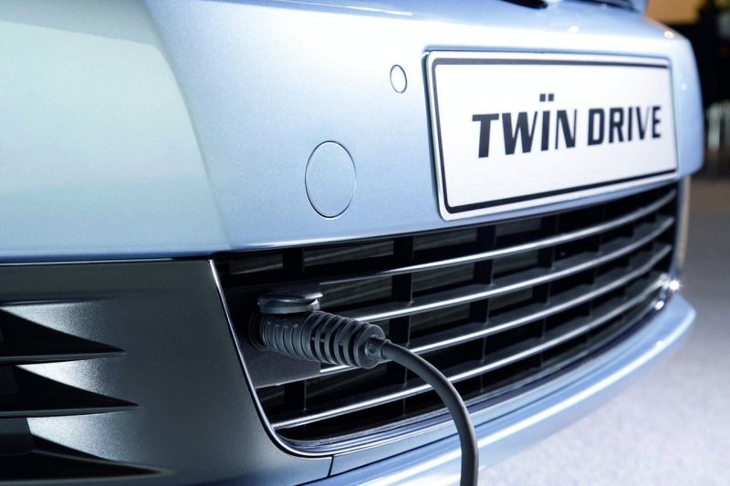 „Volkswagen“ pristatė naują „Golf TwinDrive“ hibridinį prototipą | GAZAS.LT