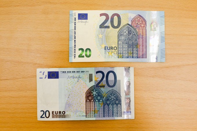 Lietuvos bankas pristatė naują 20 eurų banknotą | GALERIJA | 15min.lt