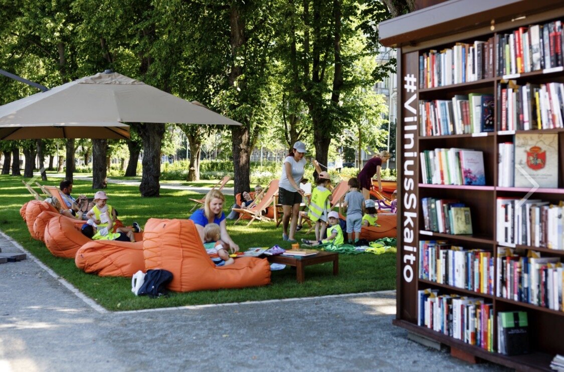 Skaitykla „Vilnius skaito“ atidarymo vakarą virs poezijos futbolo ...