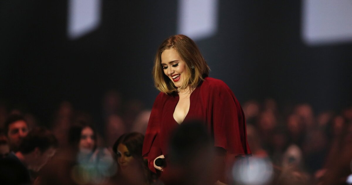 Koncertinį turą pradėjusi Adele padėjo savo gerbėjai pasipiršti ...