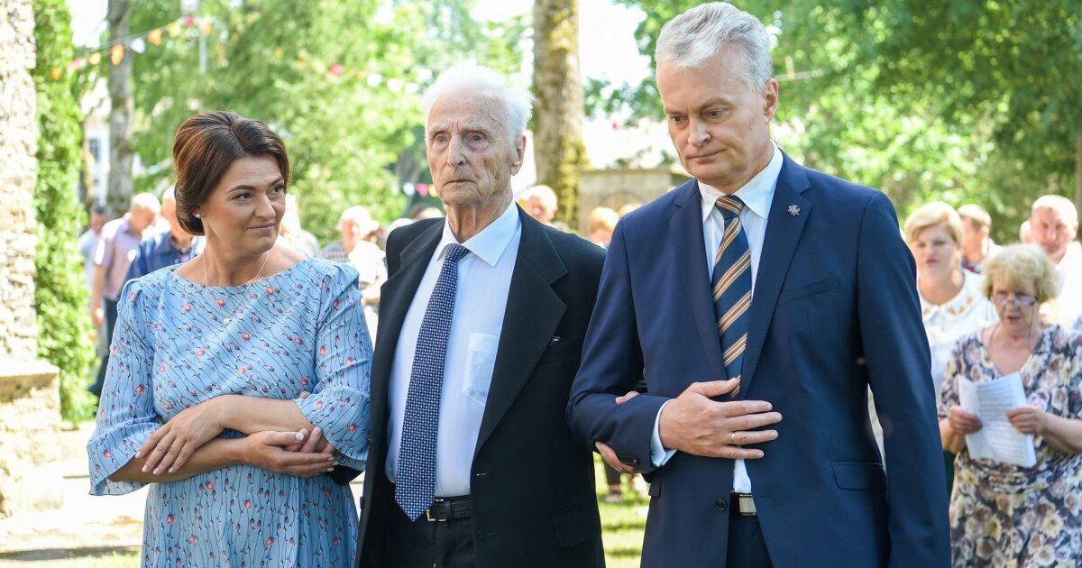 Mirė prezidento Gitano Nausėdos tėvas Antanas Nausėda | Žmonės.lt