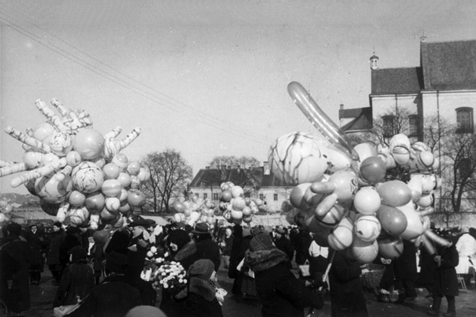 Lukiškių aikštės fotoistorija: kaip bėgant laikui keitėsi jos paskirtis ...
